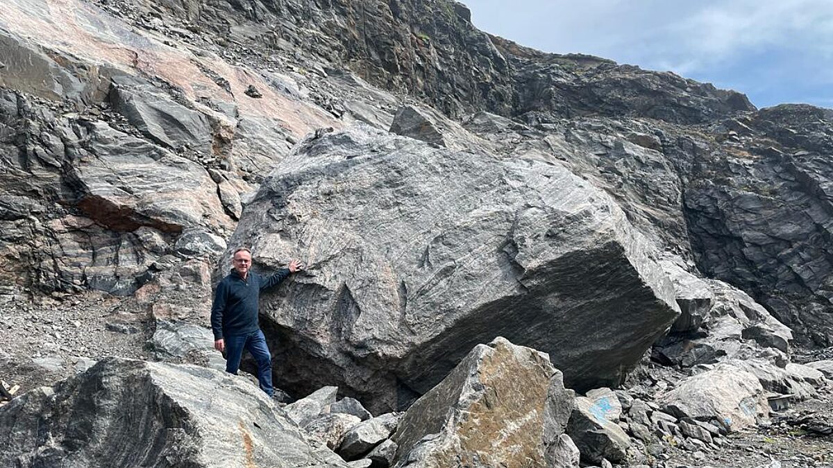 Supplying Stone For The Evolution Garden at The Natural… | CED Stone