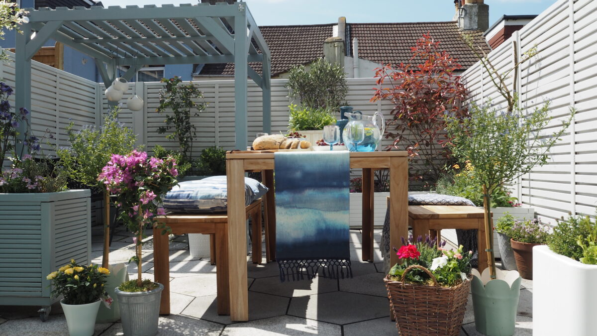 Make Your Garden A Spectacular Summer Retreat. | CED Stone