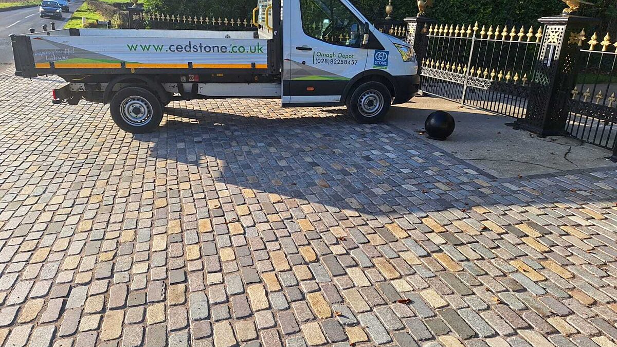 Temple Setts - Red Porphyry | CED Stone