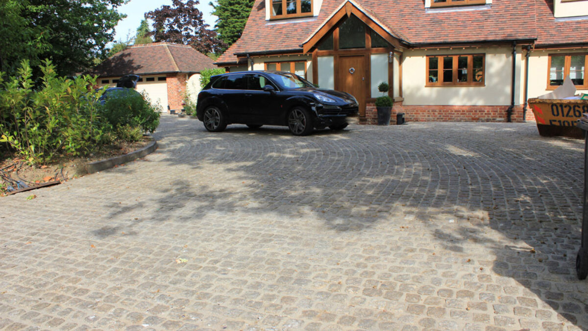 Cropped Setts - Yellow Granite | CED Stone