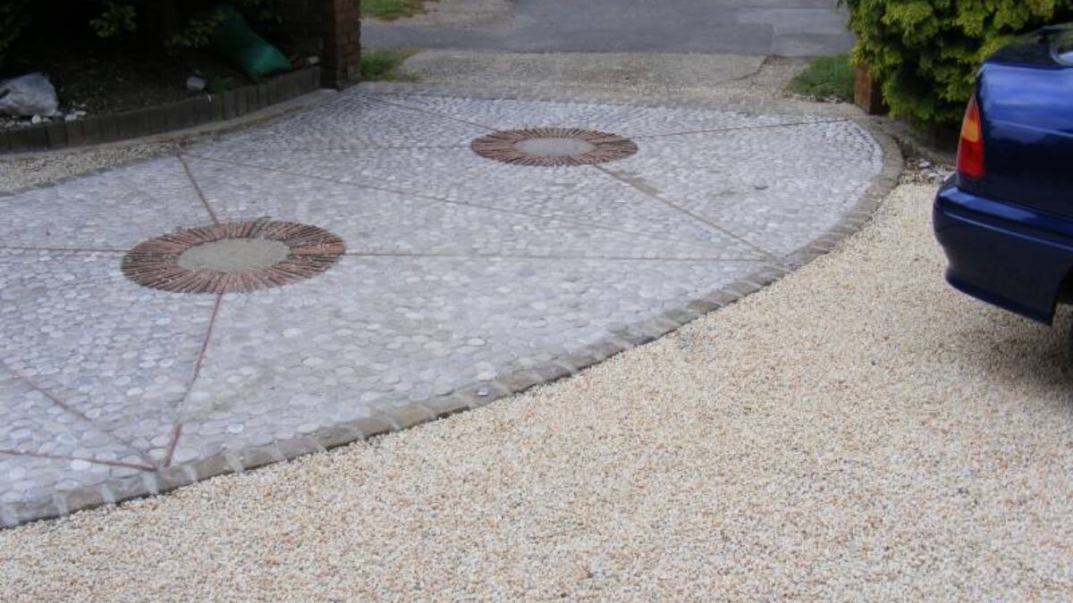 Project case study: Pebble Mosaic Driveway | CED Stone