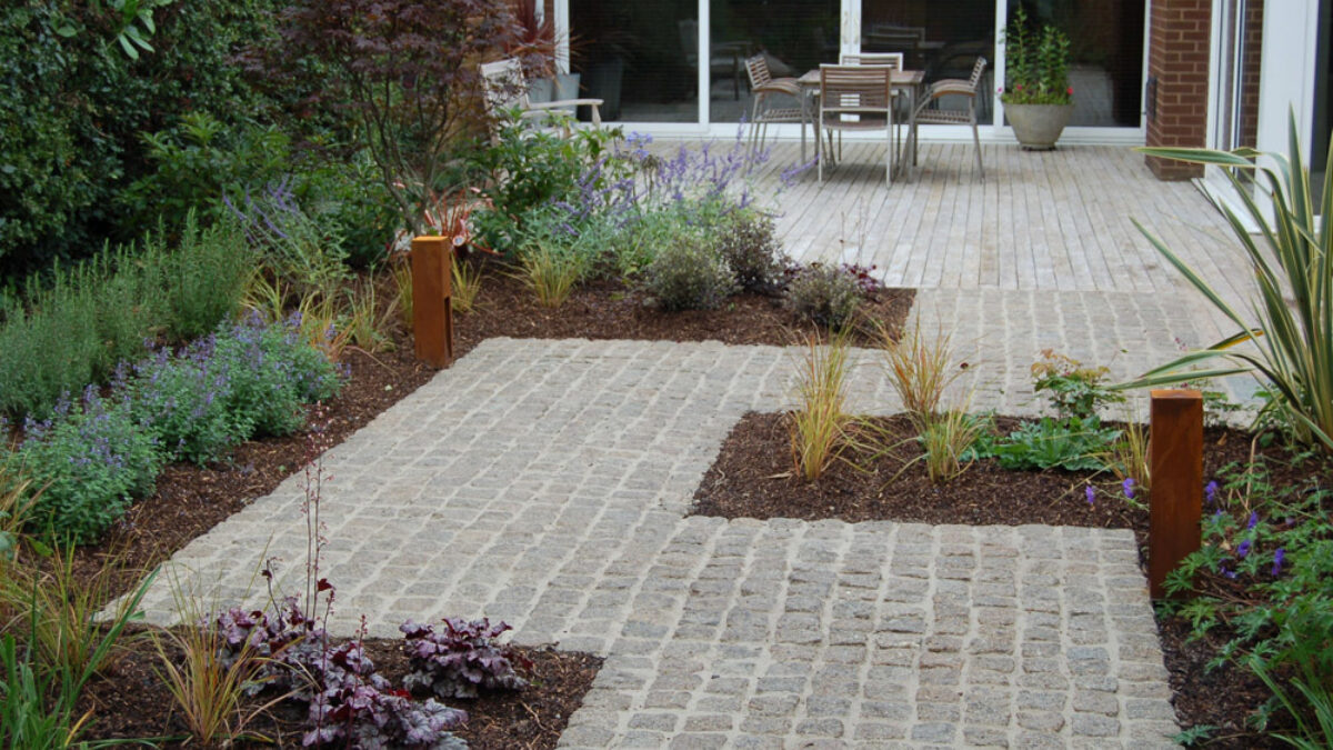 Cropped Setts - Yellow Granite | CED Stone