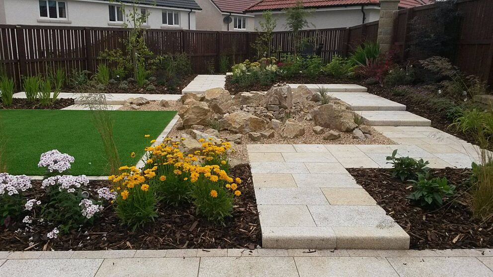 Imperial Edging - Yellow Granite | CED Stone