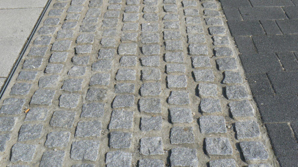 Cropped Setts - Medium Grey Granite | CED Stone