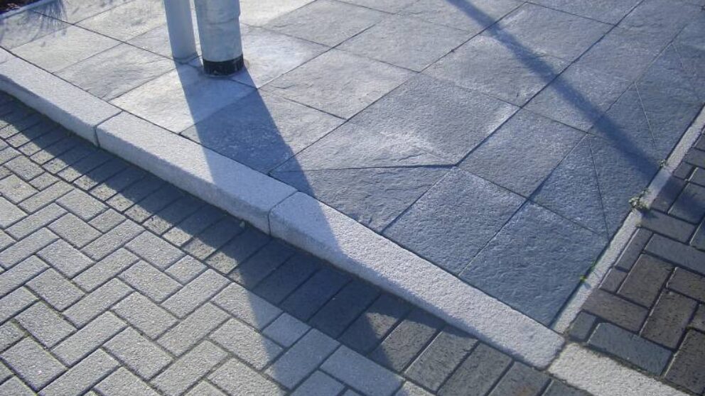 Dropper Kerb - Silver Grey Granite | CED Stone
