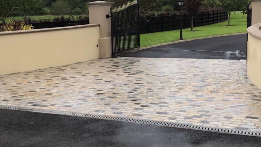 Project case study: Mixed Temple Setts | CED Stone